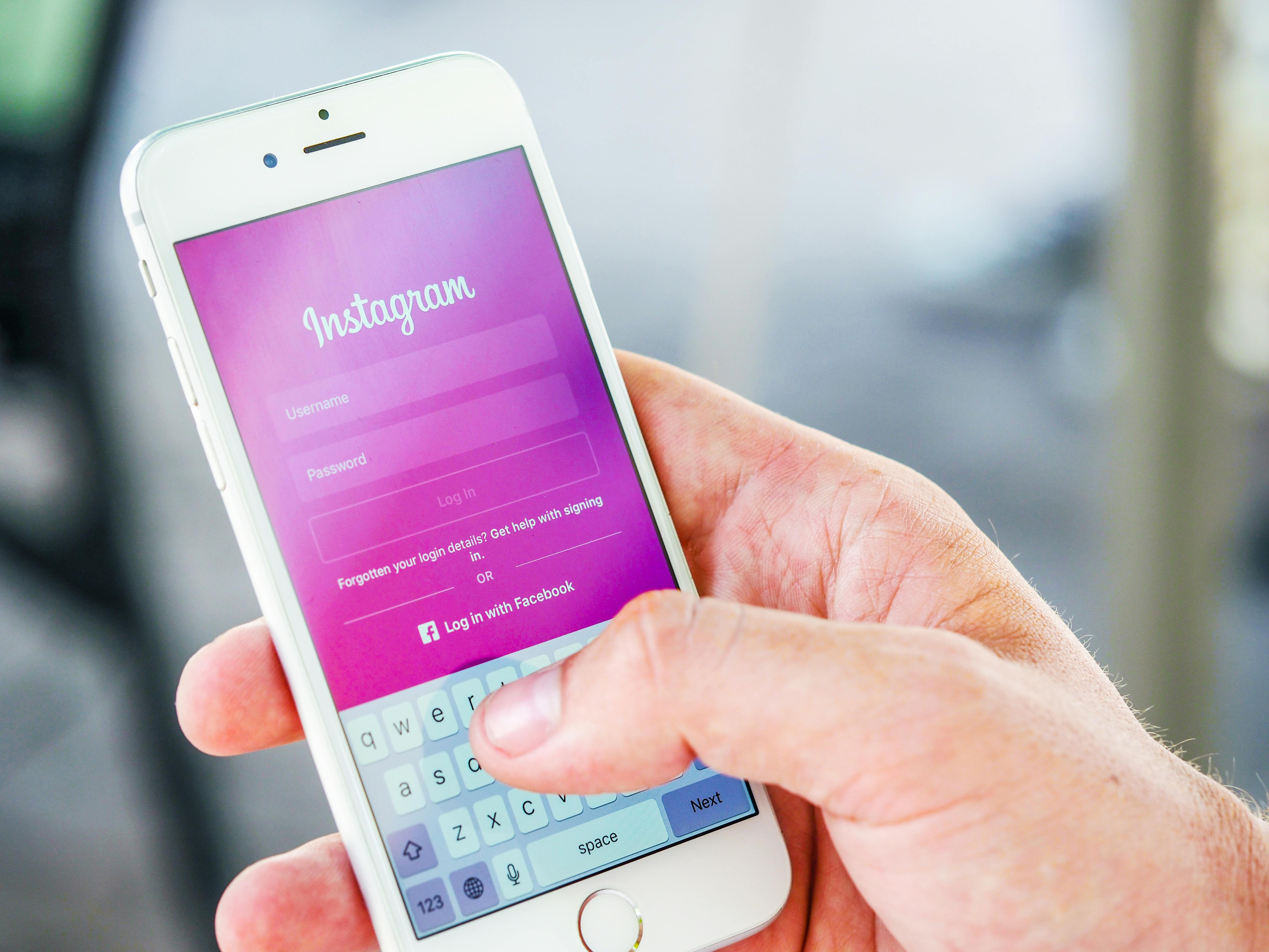 7 Ways To Spot and Avoid Fake Instagram Accounts
